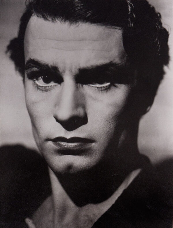 MCBEAN Angus (1904-1990) – Photographs. | ABBOTT and HOLDER